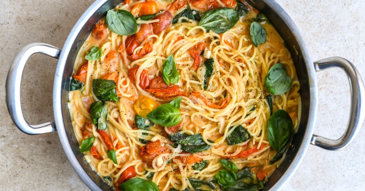 Super Easy 1-Pot Pasta (Ready in 20 Minutes!)